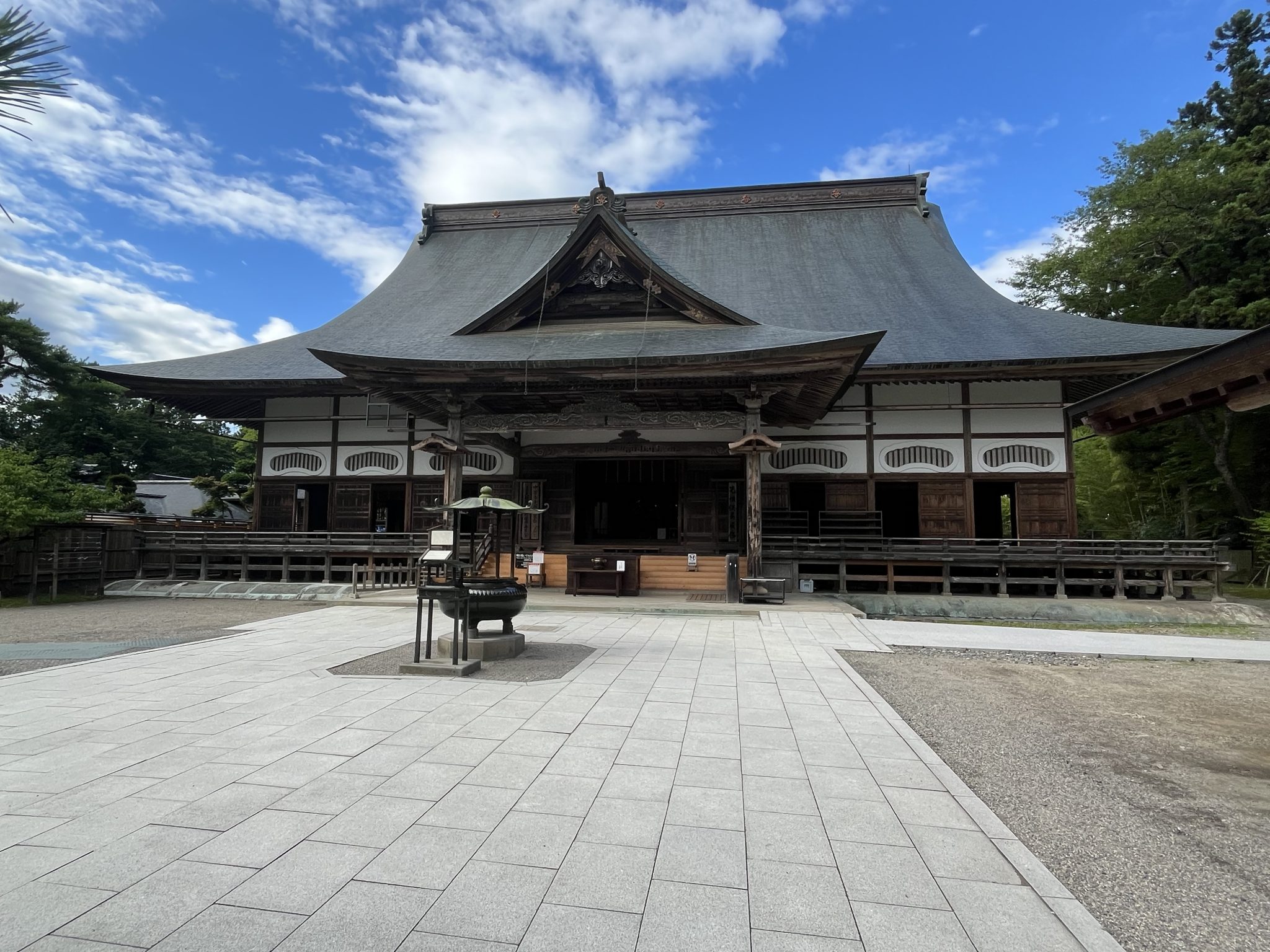 中尊寺の日常 ＜不滅の法灯＞ – 平泉を訪れる・そして・平泉で暮らす